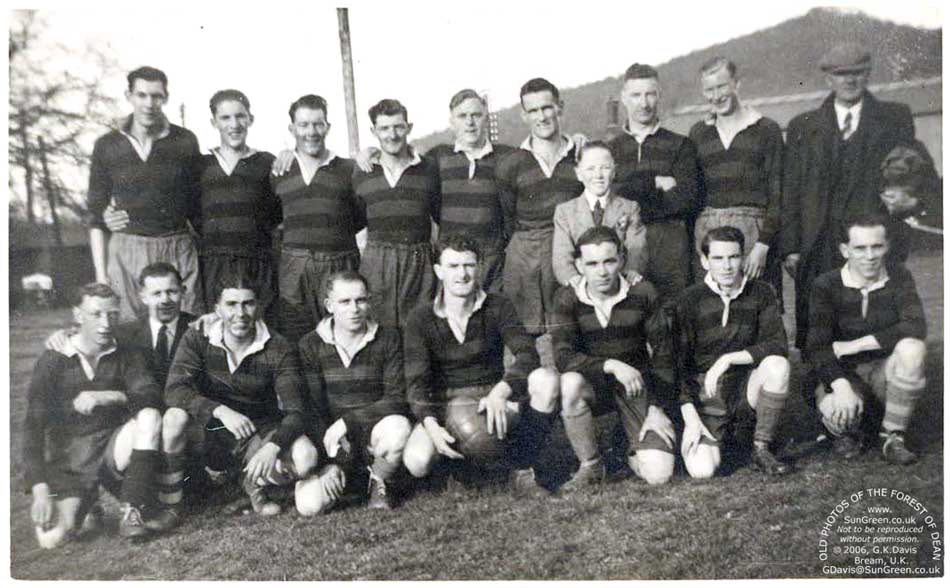 A photot of a Bream RFC in the 1950s