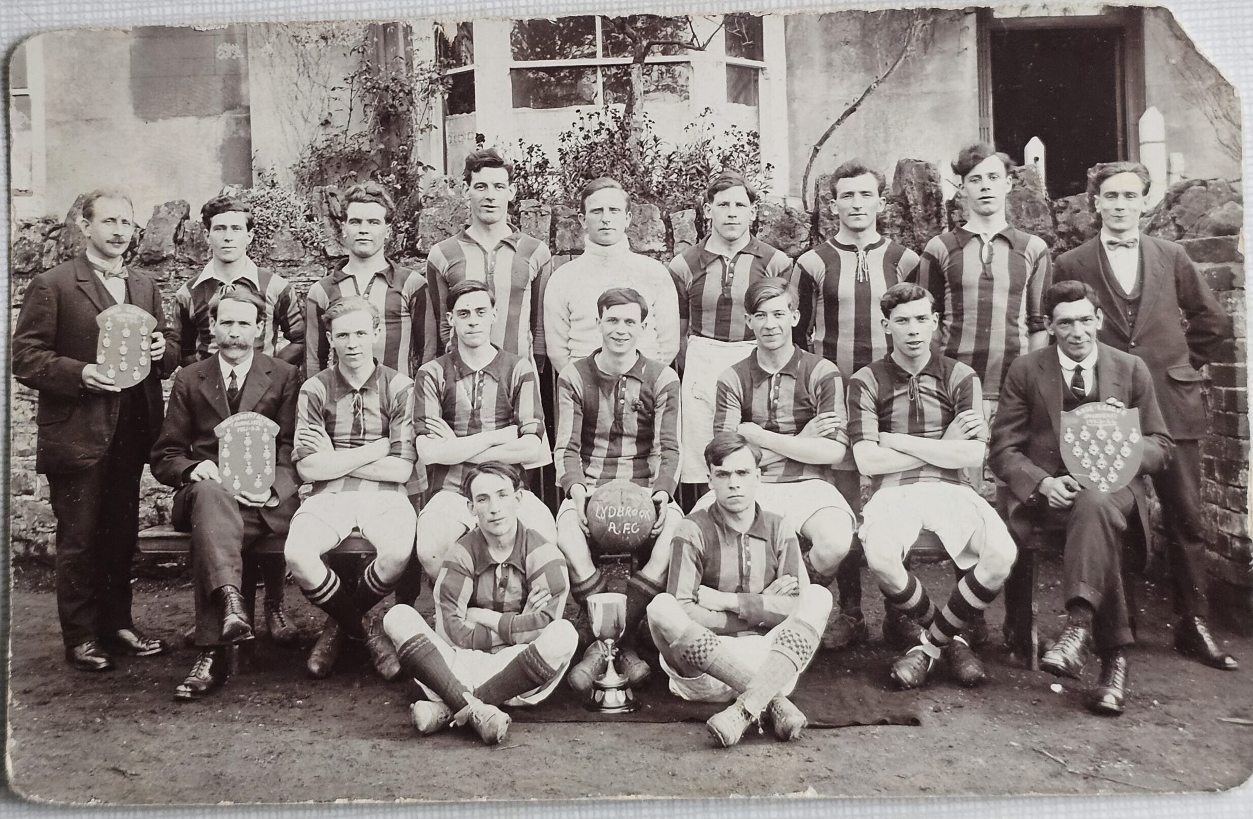 Lydbrook Football team in 1924 – SUNGREEN