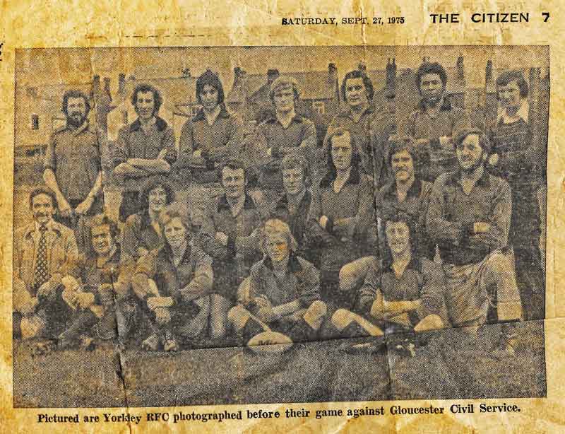 A Yorkley Ruby team and officials outside the George Inn, Yorkley